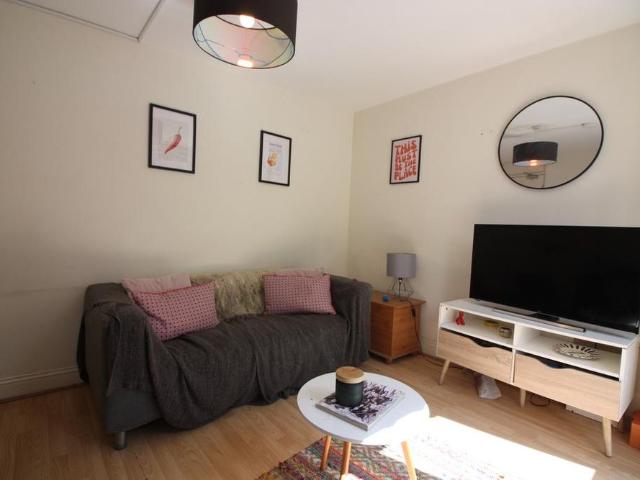 4 bedroom apartment to rent