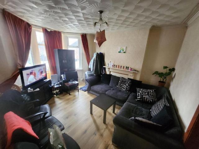4 bedroom apartment to rent