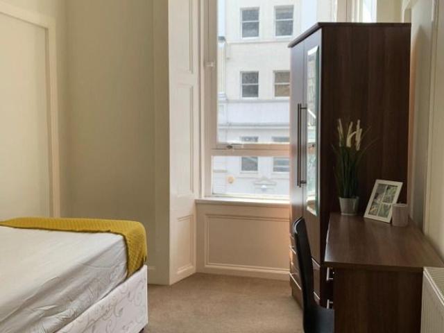 4 bedroom apartment to rent