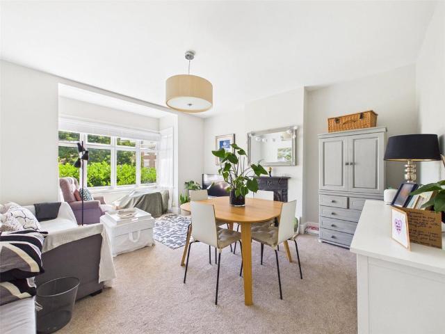 4 bedroom apartment to rent