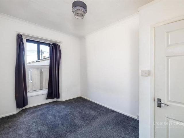 4 bedroom apartment to rent