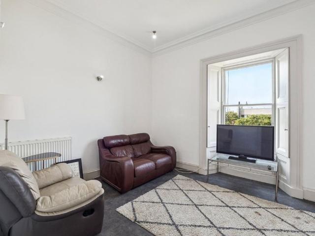 4 bedroom apartment to rent