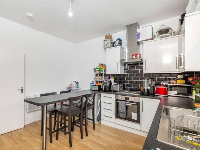 4 bedroom apartment to rent