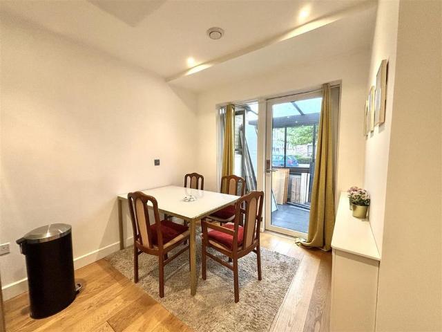 4 bedroom apartment to rent