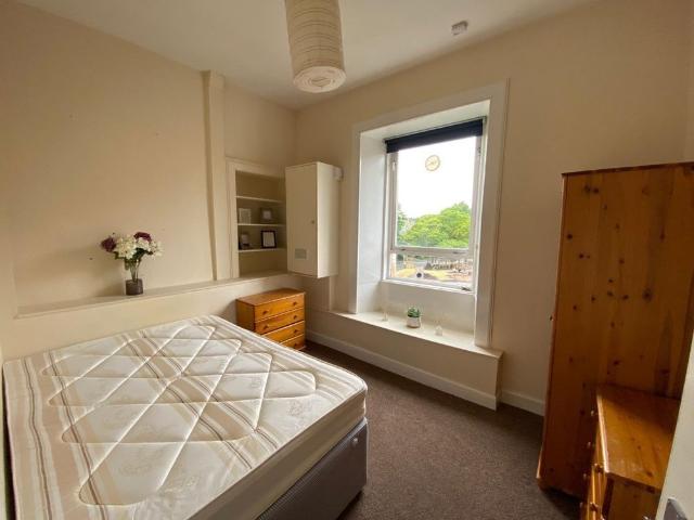 4 bedroom apartment to rent