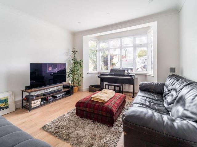 4 bedroom apartment to rent
