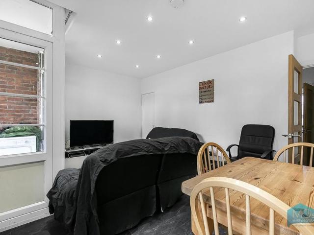 4 bedroom apartment to rent