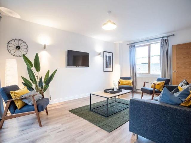 4 bedroom apartment to rent