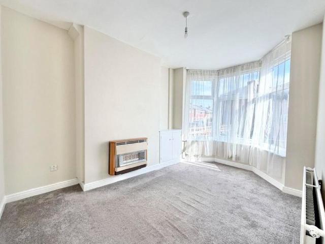 4 bedroom apartment to rent