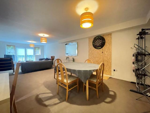4 bedroom apartment to rent