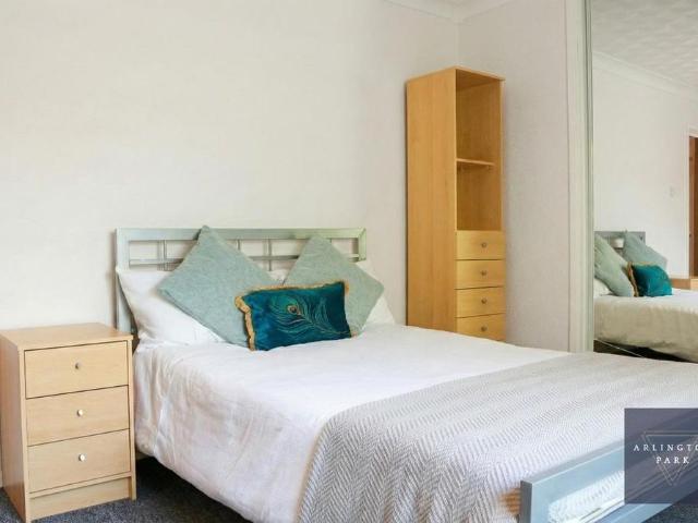 4 bedroom apartment to rent