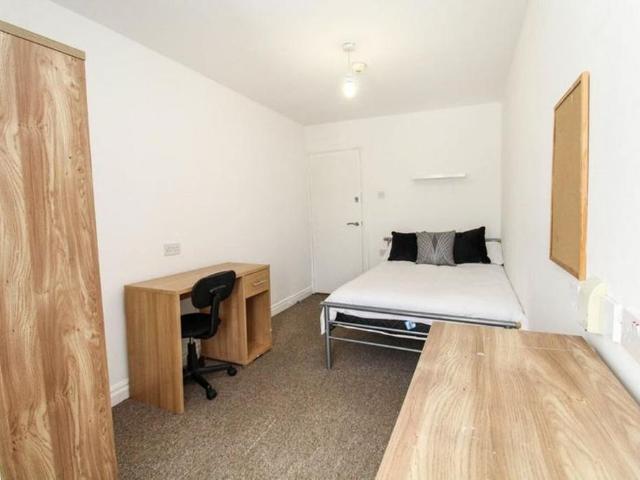 4 bedroom apartment to rent