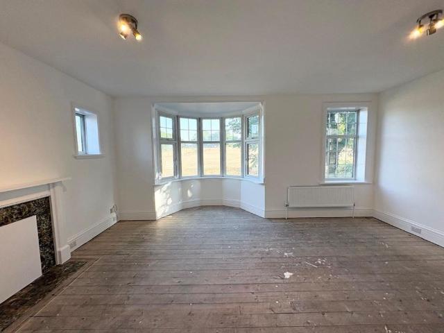 4 bedroom apartment to rent