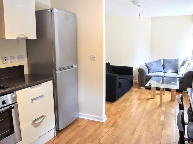 4 bedroom apartment to rent