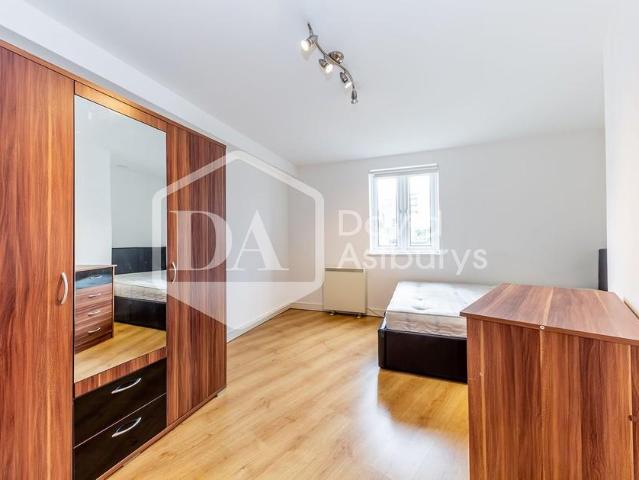 4 bedroom apartment to rent