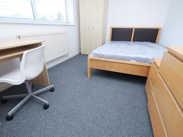 4 bedroom apartment to rent