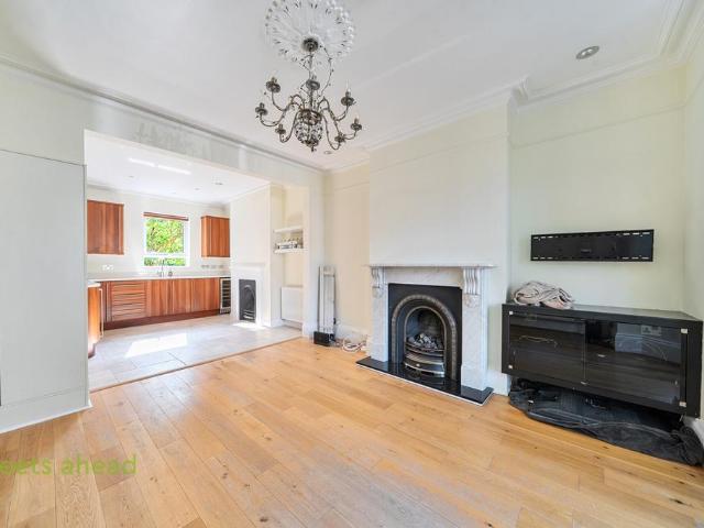 4 bedroom apartment to rent