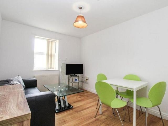 4 bedroom apartment to rent