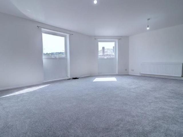 4 bedroom apartment to rent