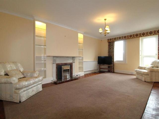 4 bedroom apartment to rent