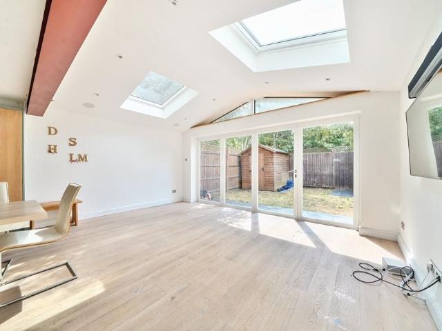 4 bedroom apartment to rent