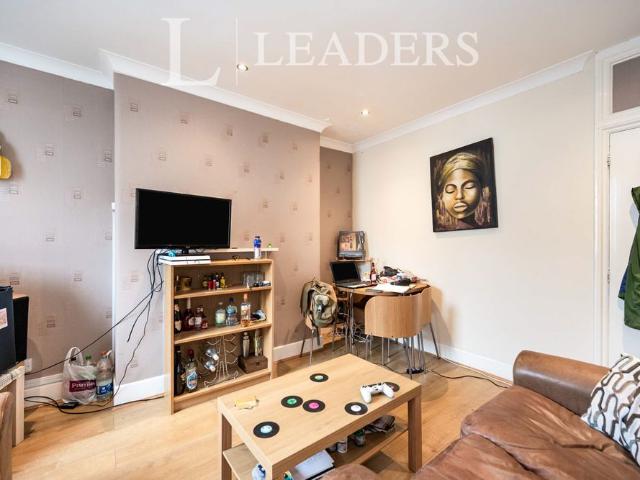 4 bedroom apartment to rent Alhambra Road, Southsea, PO4