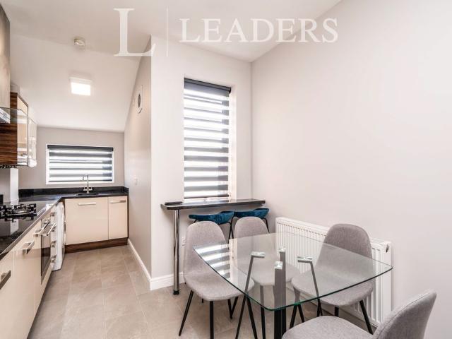 4 bedroom apartment to rent Dickenson Road, Manchester, Greater Manchester, M14