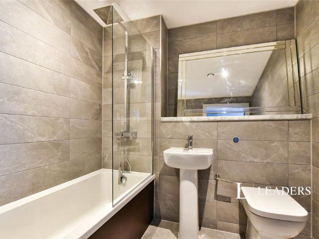 4 bedroom apartment to rent Dyer Street, Salford, Greater Manchester, M5