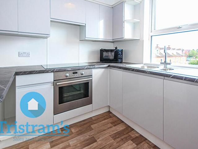 4 Bedroom Apartment To Rent In Castle Boulevard, Lenton, NG7