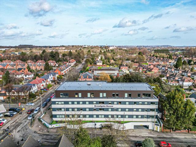 4 Bedroom Apartment To Rent In Bed Bath Broadgate House, NG9