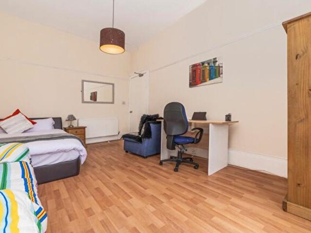 4 Bedroom Apartment To Rent In Elderslie Street, Glasgow, G3