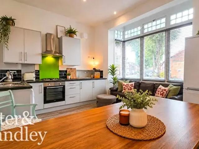 4 Bedroom Apartment To Rent In Fox Road, West Bridgford, Nottingham, Nottinghamshire, NG2