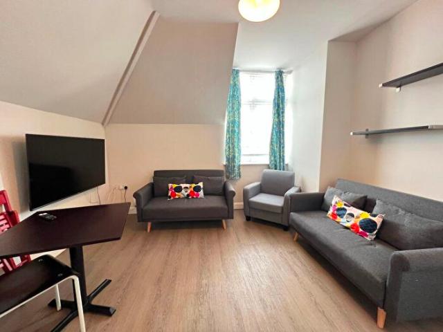 4 Bedroom Apartment To Rent In Flat, Melton Road, West Bridgford, Nottingham, NG2