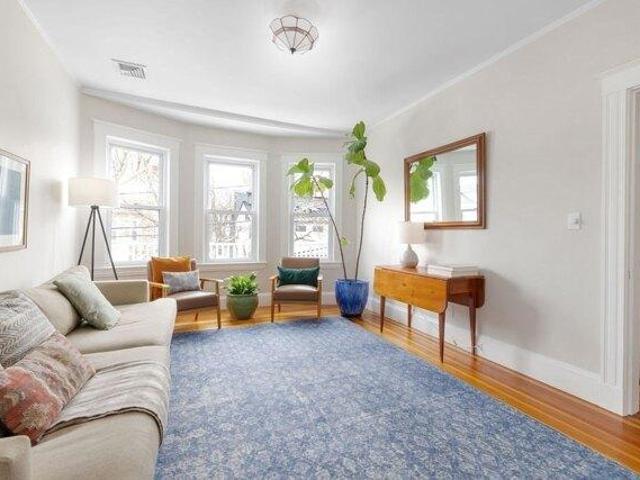4 bedroom, Arlington MA 02474 102960014