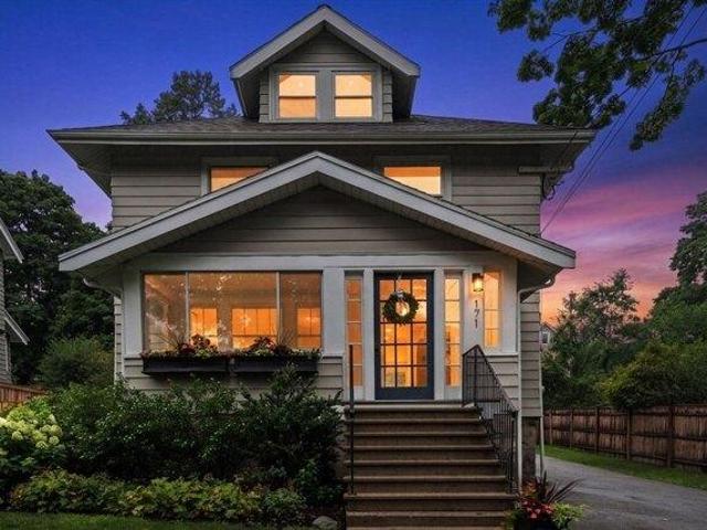 4 bedroom, Arlington MA 02476 103887409