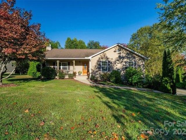 4 bedroom, Asheville NC 28806 LS95578837