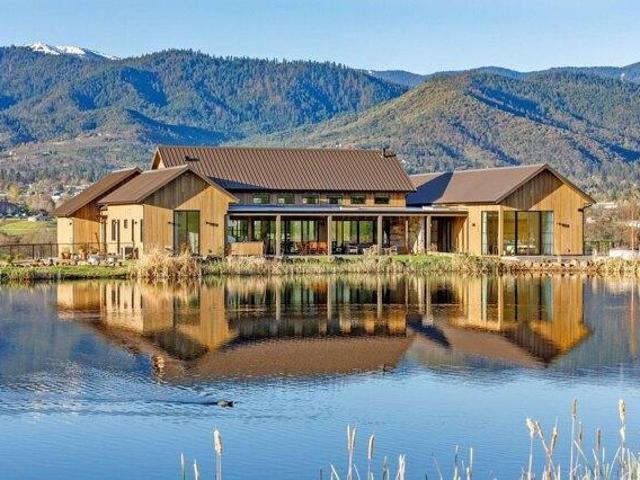 4 bedroom, Ashland OR 97520 89648147