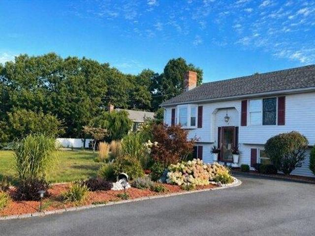 4 bedroom, Attleboro MA 02703 LS102824225