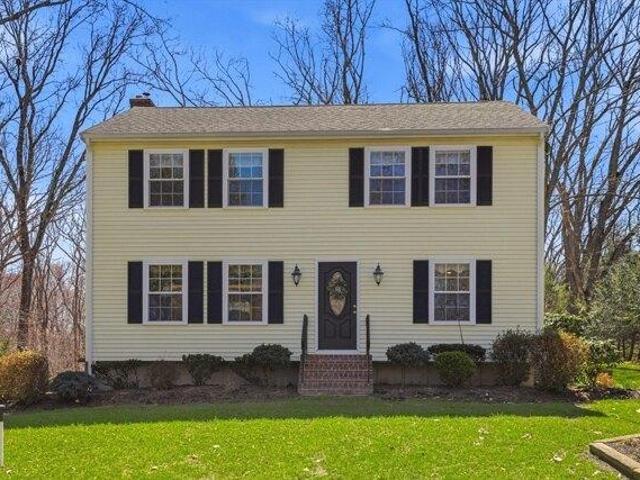4 bedroom, Attleboro MA 02703 LS103125528