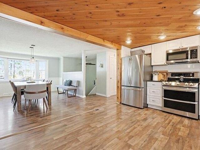 4 bedroom, Attleboro MA 02703 102369780