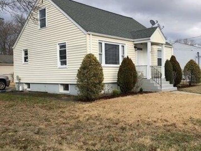 4 bedroom, Attleboro MA 02703 102372839