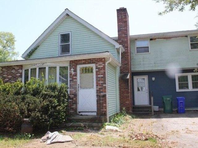 4 bedroom, Attleboro MA 02703 102823463