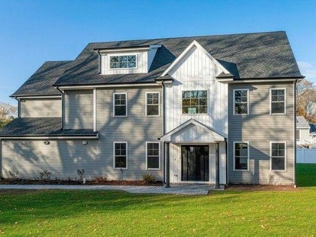 4 bedroom, Attleboro MA 02703 103099712