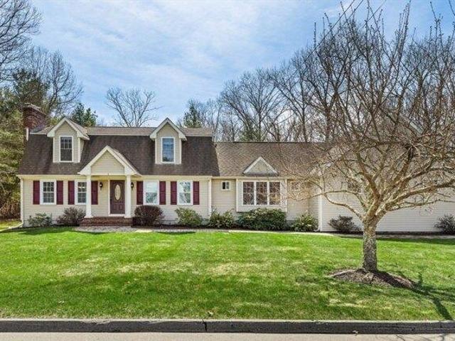 4 bedroom, Attleboro MA 02703 103124967