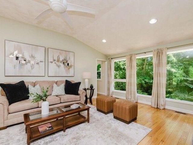 4 bedroom, Attleboro MA 02703 104720983