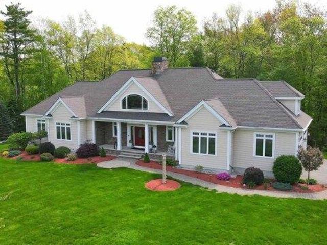 4 bedroom, Atkinson NH 03811 104376159