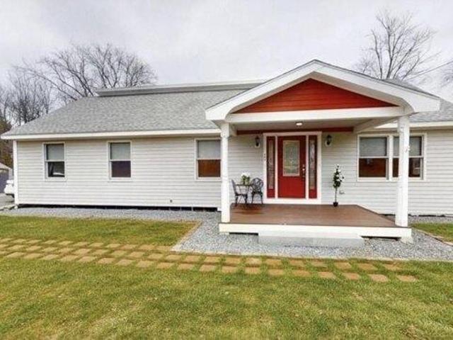 4 bedroom, Atkinson NH 03811 LS101749876