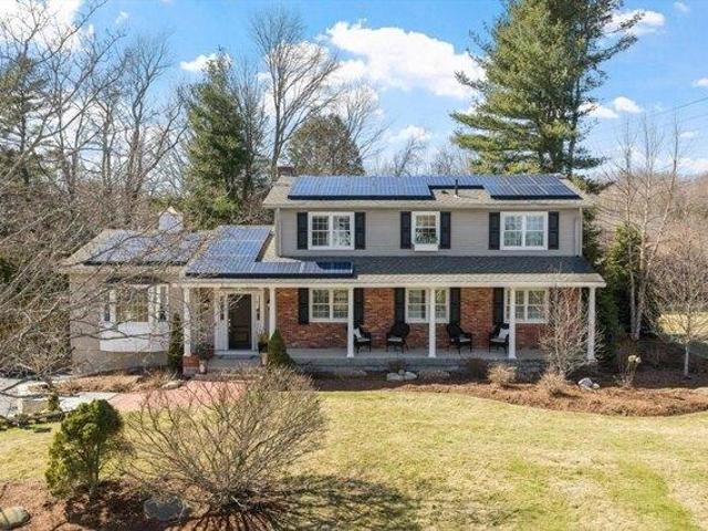 4 bedroom, Auburn MA 01501 102445323