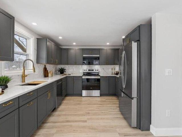 4 bedroom, Auburn ME 04210 104720522