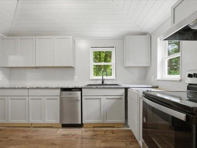4 bedroom, Auburn ME 04210 105104804